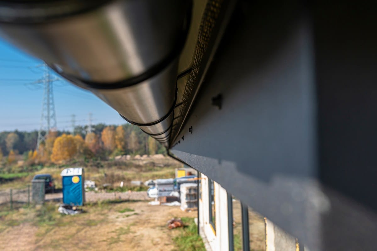 Sugning vs. Spuling af Tagrender: Hvad Er Forskellen?